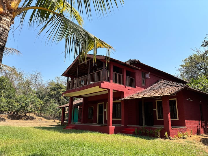 Kokani House Beneath Mountain - Vengurla