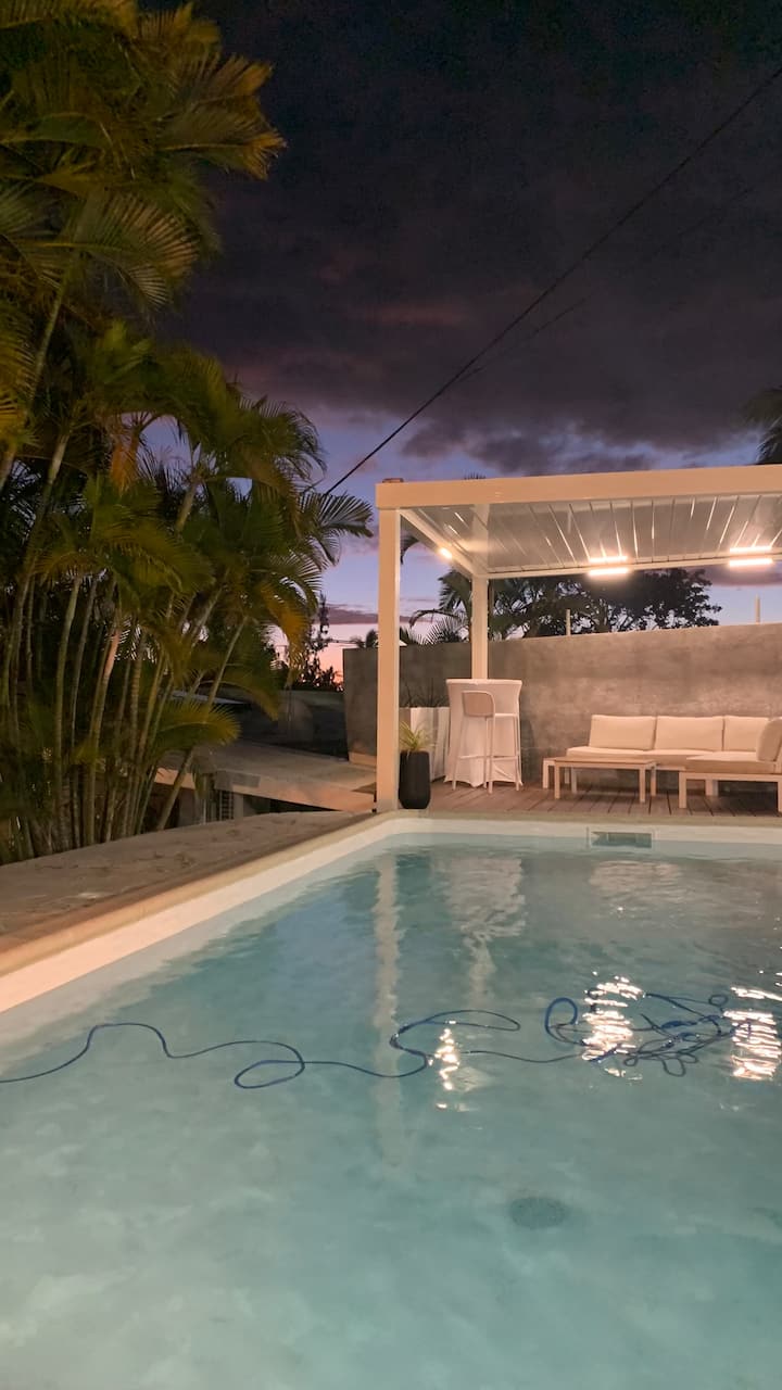 La Case Bourbon Avec Piscine Et Jacuzzi - Réunion