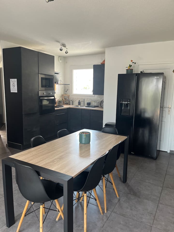 Maison Entre Mer Et Montagne - Thuir