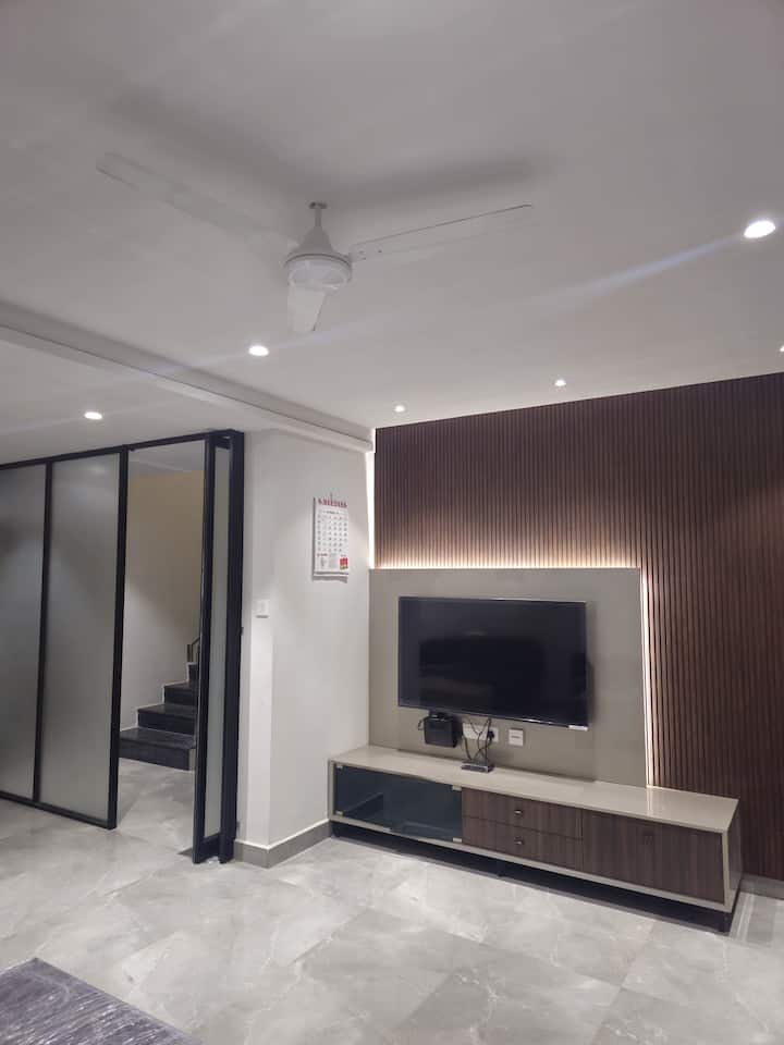 Pine Tree Garden: Luxury 6-bedroom Villa Retreat - Yelagiri