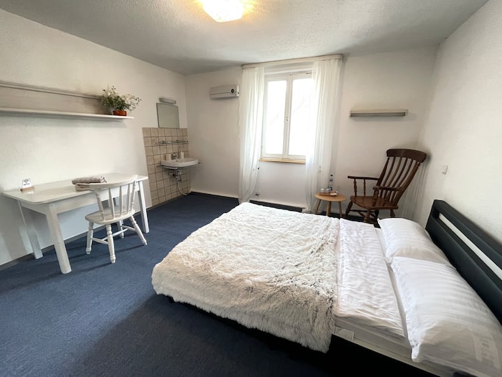 Budget Friendly Clean Room - Wolfach