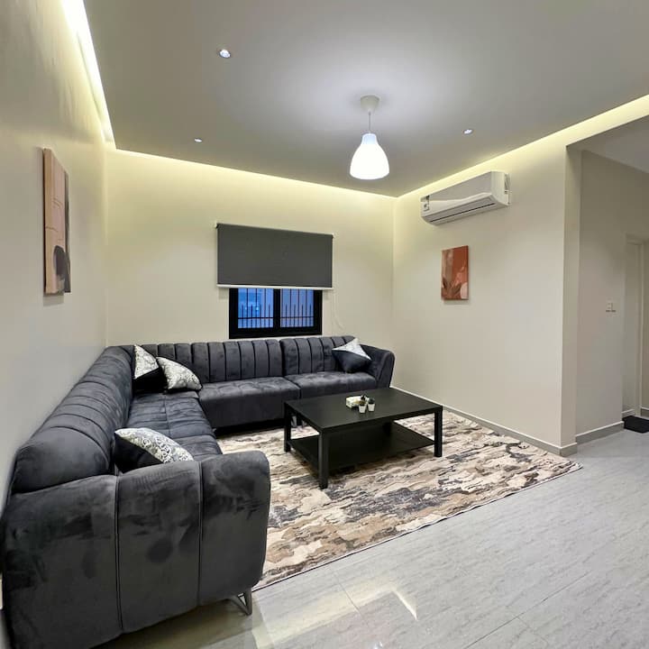 Luxury 1br | Cozy Apartment & Prime Location A4 - Dammam