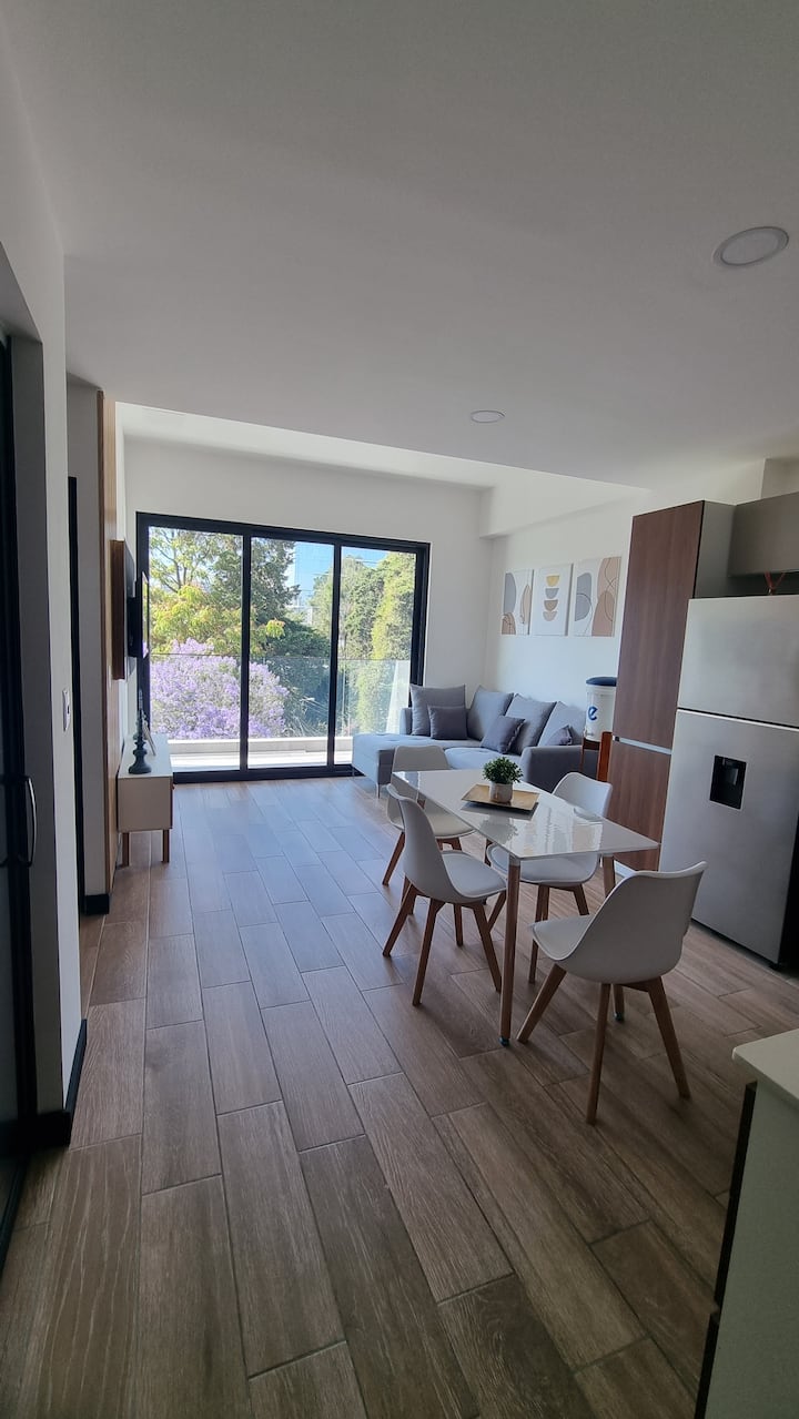 Apto Z10 Cerca De U.f.m, U.g. - Guatemala