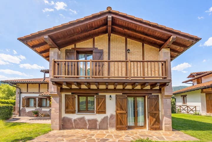 Gran Casa Rural Con Encanto Rodeada De Naturaleza - Bera