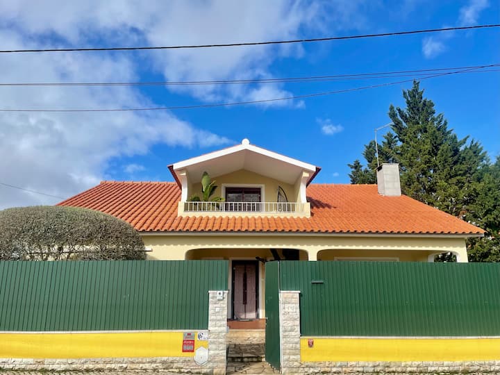 Charming Vintage Attic-private Wc & Shared Balcony - Porto Salvo