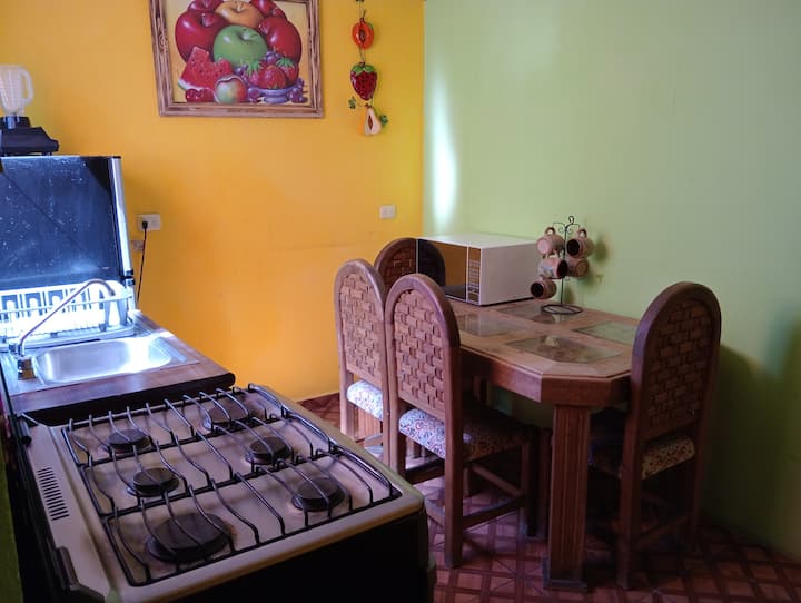 "Casa Céntrica De Dos Pisos". - Saltillo