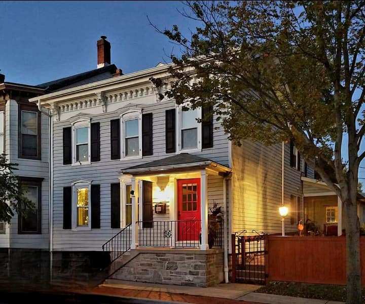 Hot Tub, 2 Car Garage, 2 Min Walk To Bucknell! - Lewisburg, PA