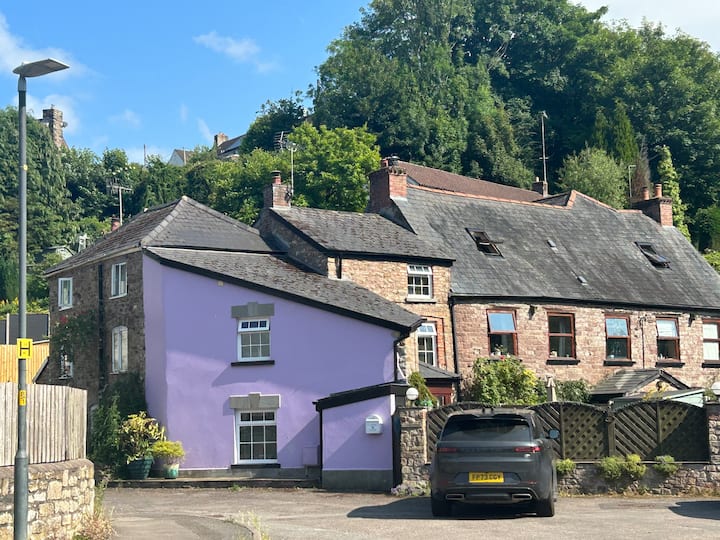 Pretty Cottage On The River Wye - Monmouth