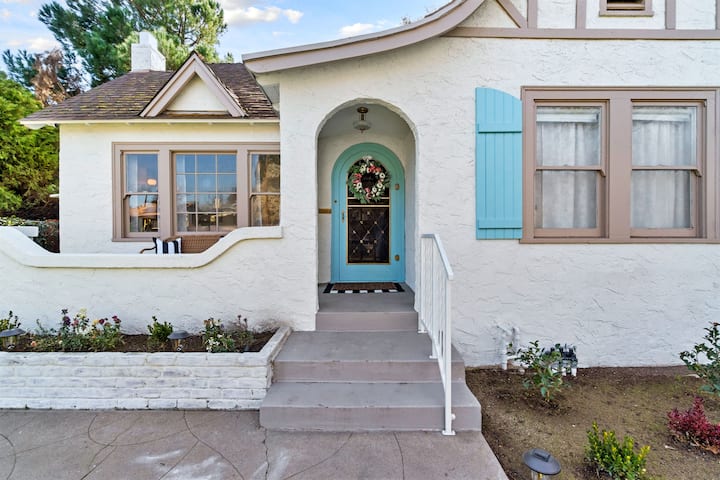 Yosemite Day Trip | Sleeps 6 | Amazing Coffee Bar - Fresno, CA