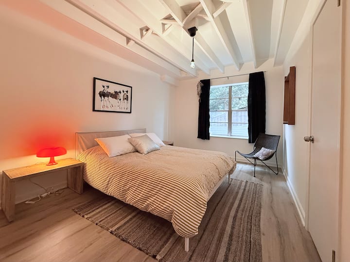 Garden House In The Heart Of The City - Bethesda, MD