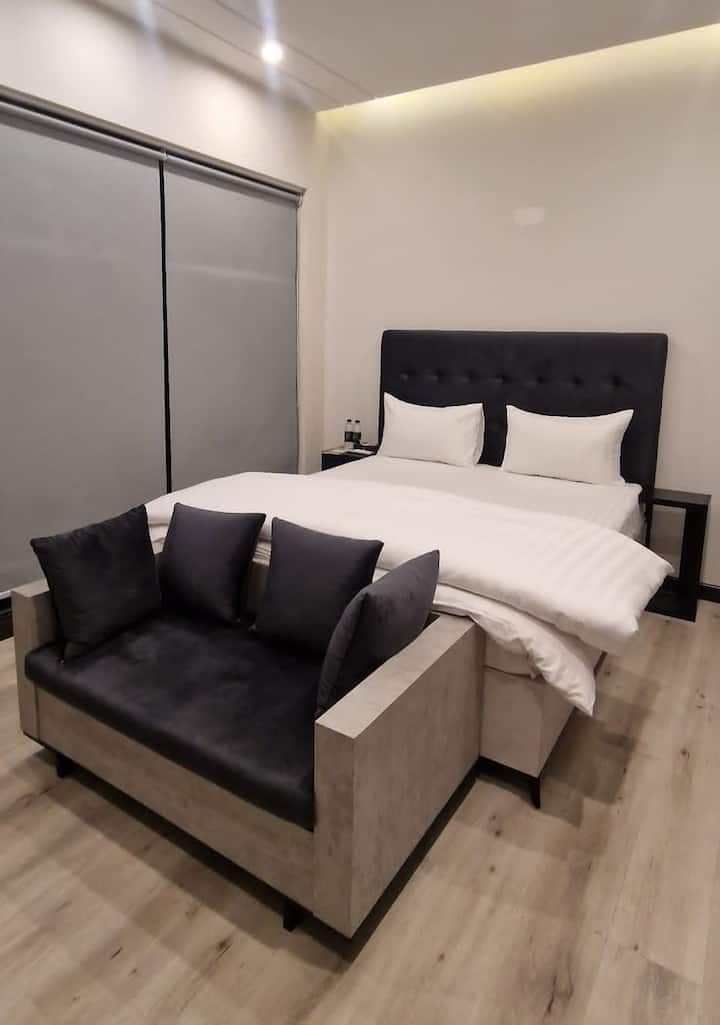 Sunny & Stylish Room In Dha6 - Mins Away From Raya - Lahore