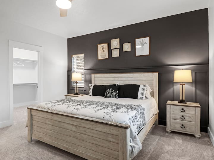 Check Out Our Cozy Home With A Spacious Backyard - Middleton, ID