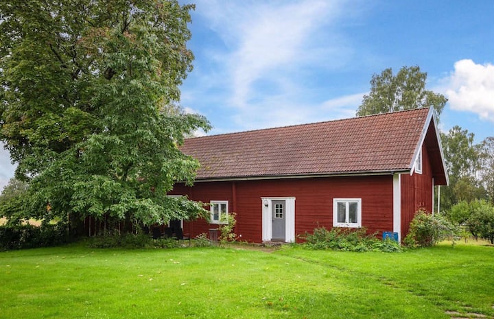 Mysig Stuga På En Gård - Finspång