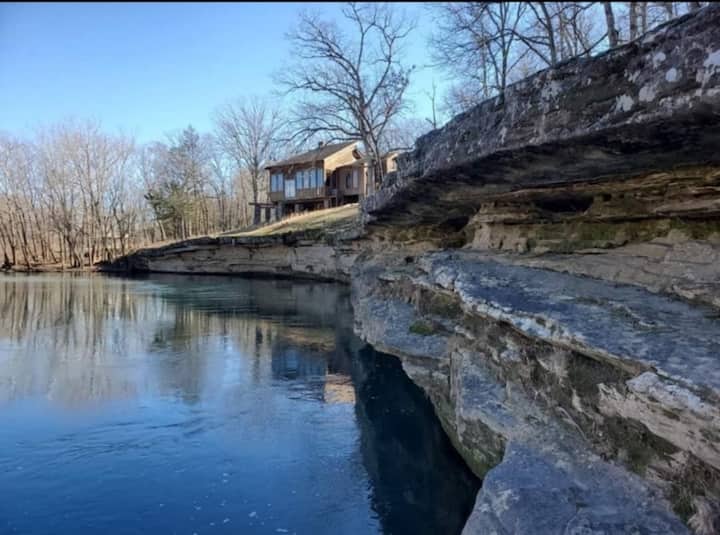 Illinois River Lodge & Cabins - Dripping Springs, OK