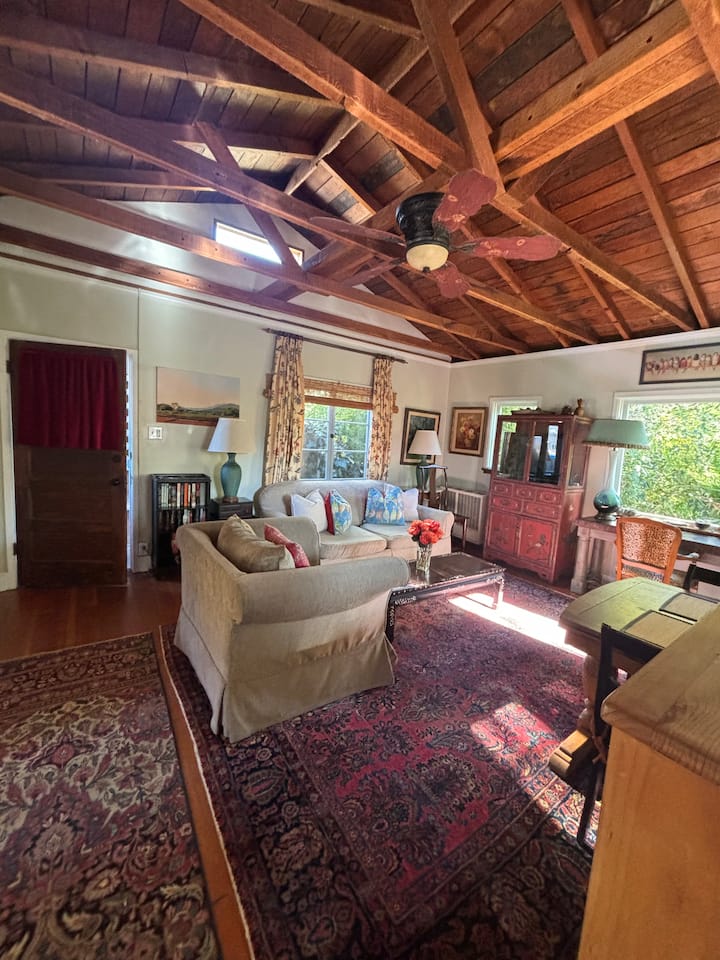 Secluded Tree Top Getaway -