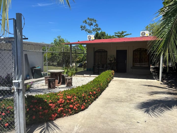 Paradise House 
Remote Work Ready -