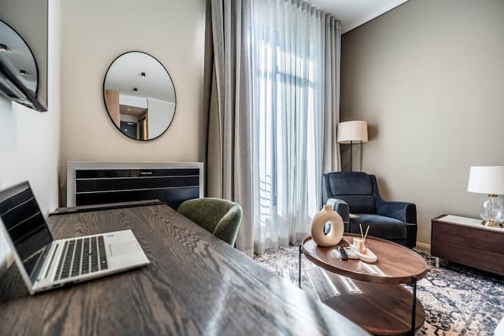 Menlyn Maine|luxury Studio| King Bed|free Parking - Pretoria (South Africa)