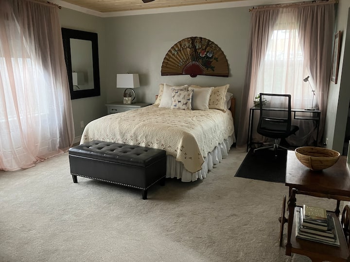 Guest Suite W/kitchenette & Private Entrance - Woodland, CA