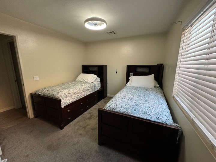 Cozy Room Can Sleep Up To 4 - Indio, CA
