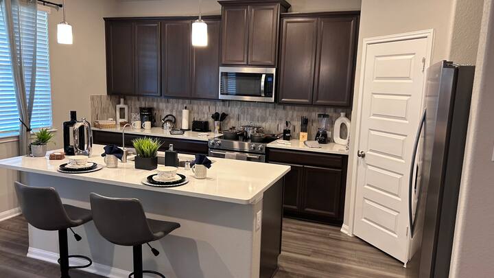 Charming Townhome In Kemah - League City, TX