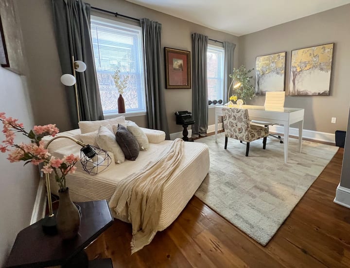 Boutique Bella Vista Retreat | Stylish 1br /Office - Philadelphia, PA