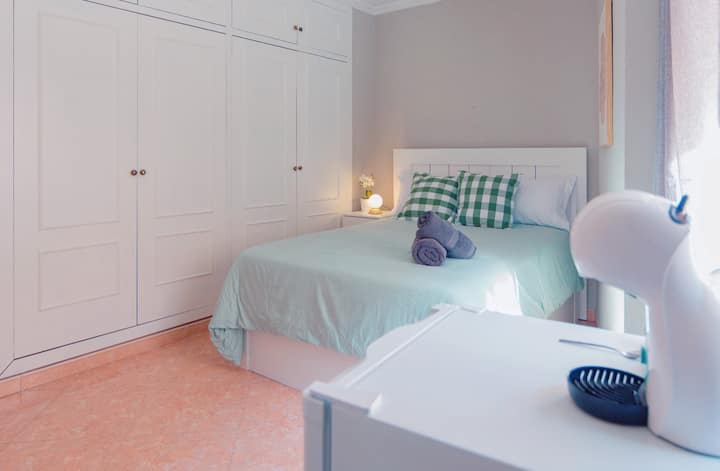 Habitación En Casa Compartida - Alicante