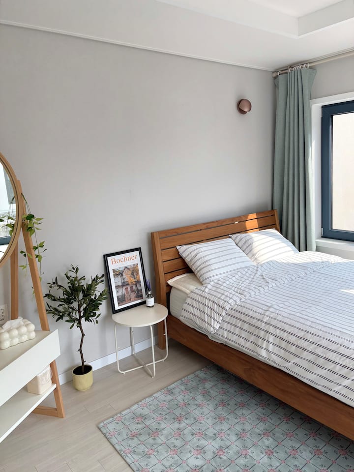 풀로진 | 애월 신축감성독채복층숙소/공항 25분/바베큐그릴.자쿠지무료자율이용 - Jeju