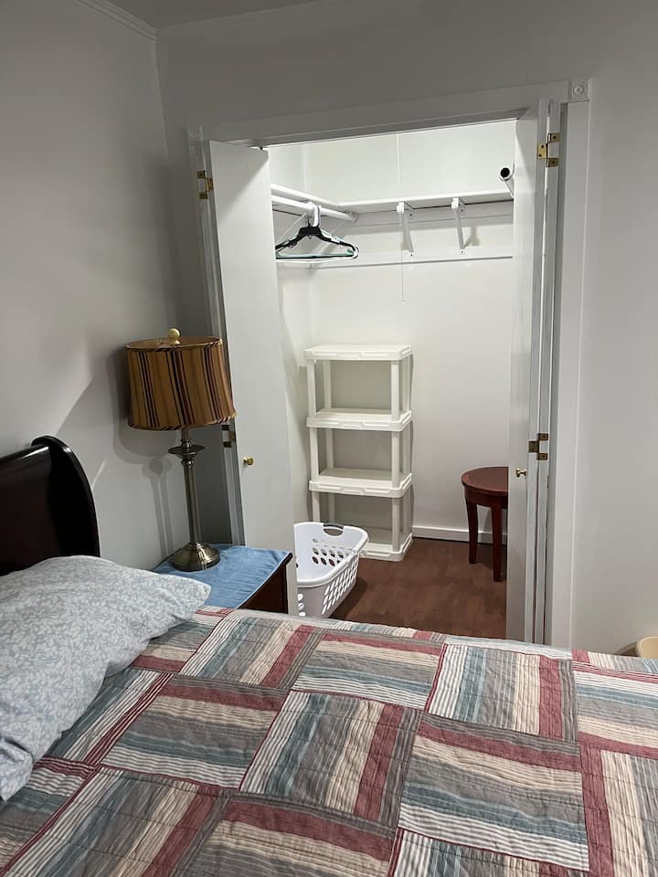Queen Bed In Lenexa - Olathe, KS