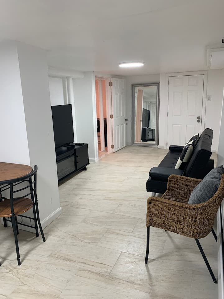 Private 1 Bedroom Basement Apt - Staten Island, NY