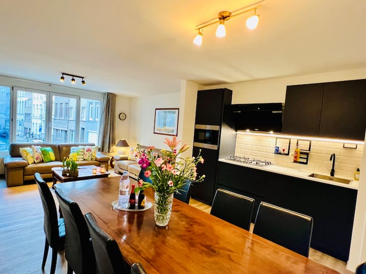 Elegant 3-bedroom Apartment - Anvers
