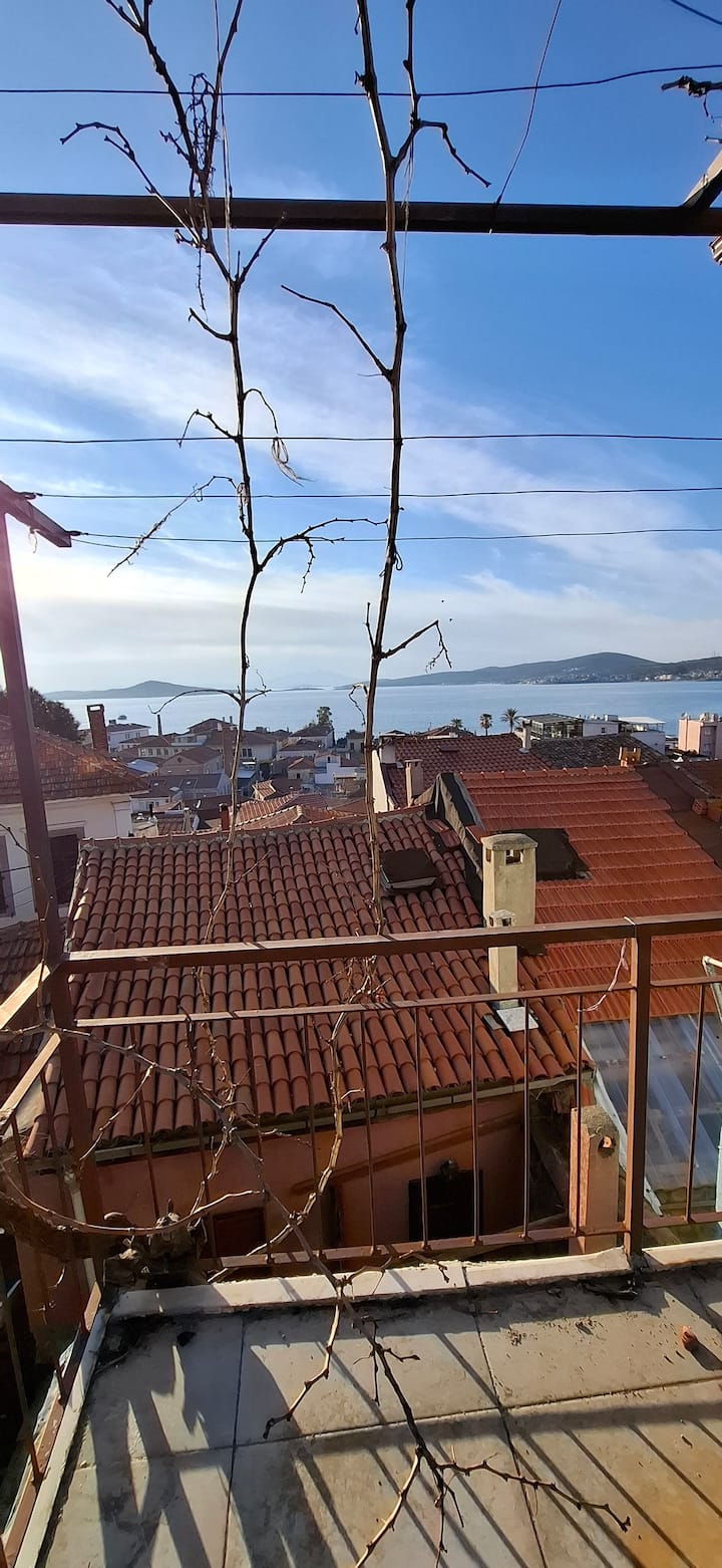 Deniz Manzaralı Dubleks Rum Evi - Ayvalık