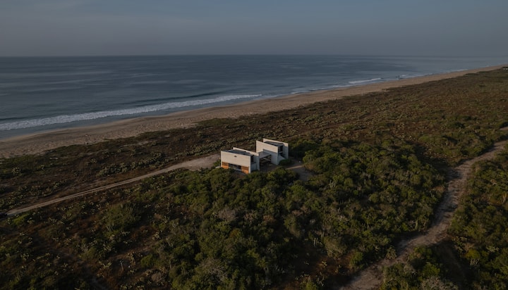 Secluded Brutalist Beach Retreat W/ Infinity Pool - Mexico