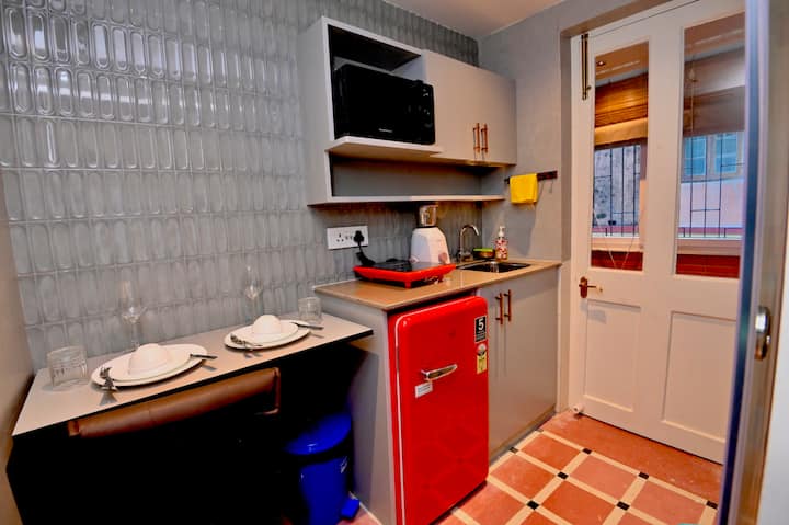 *Shantiniketan* Pvt Studio Apartment For 2 Guests - Kolkata (Calcutta)