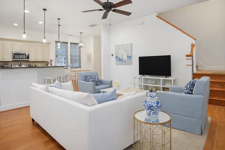 Bayside Bliss - A 5 Minute Walk To The Beach! - Norfolk, VA