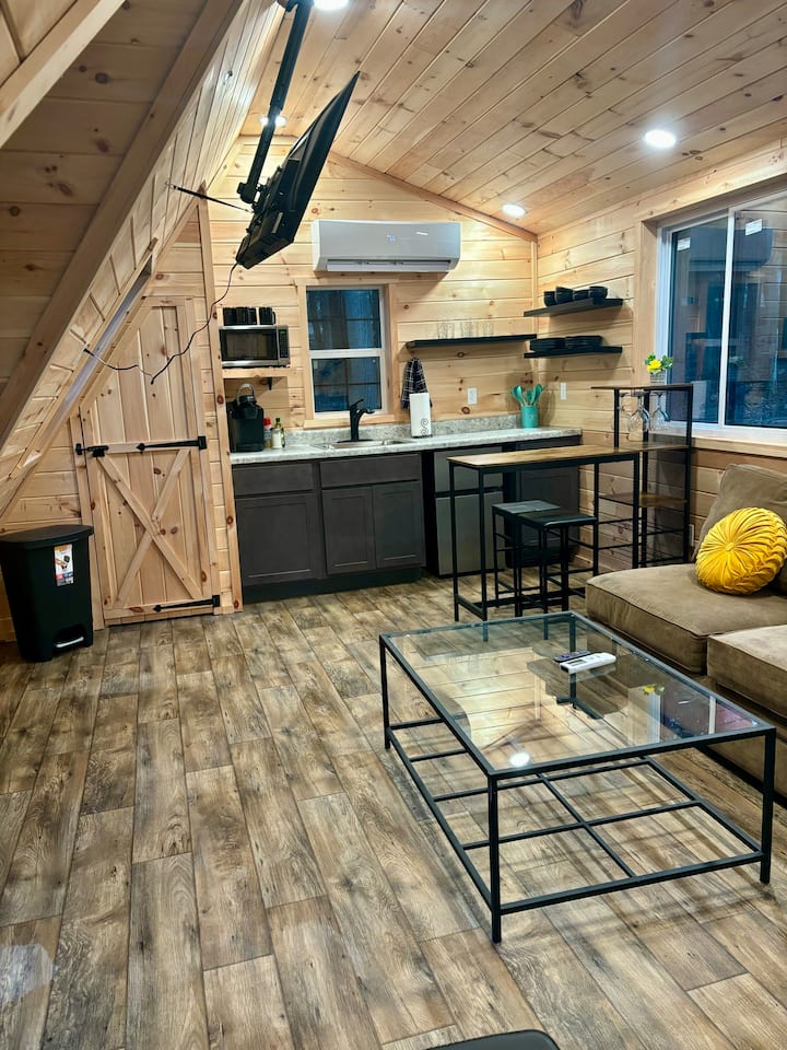 The Cabin At Sleepy Hollow - Indiana, PA