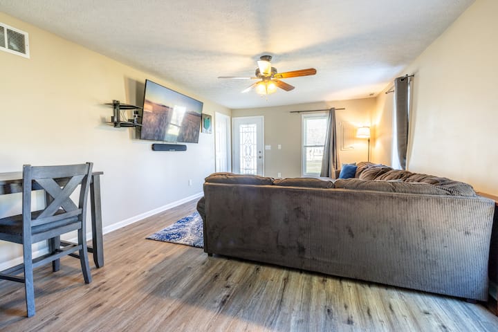 Spacious Serene 2bedroom Retreat - Medina, OH