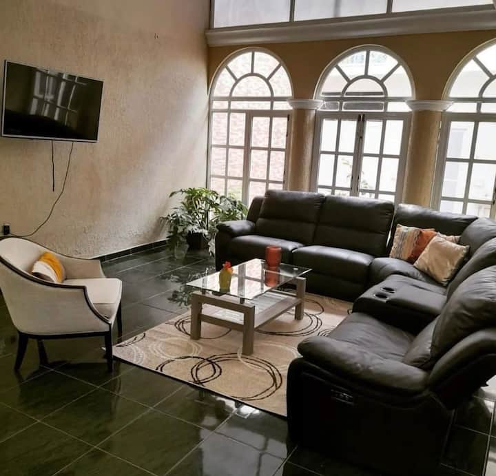 Casa Con Excelente Ubicación - Tuxtla Gutiérrez