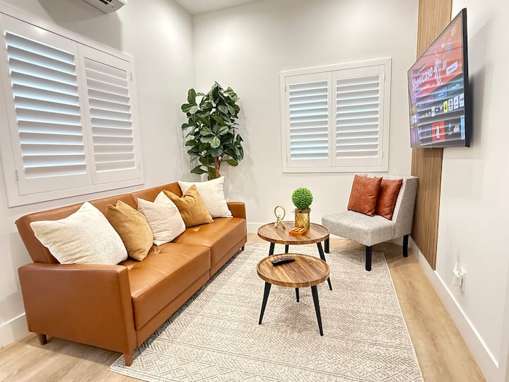 Luxury Place By Northridge Hospital & Csun - Los Angeles, CA