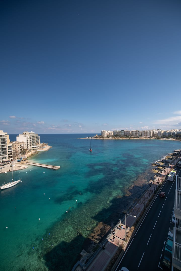 Giuliani Seafront Apartment 13 - Malta