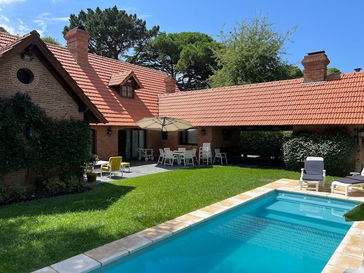 Casa Divina Cerca De La Playa - Pinamar