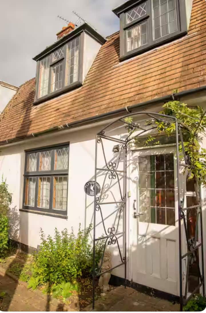 Cottage With Separate Annex - Whitstable