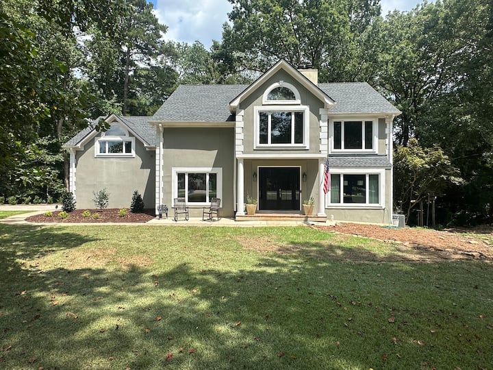 Lake Tuscaloosa Retreat - Tuscaloosa, AL