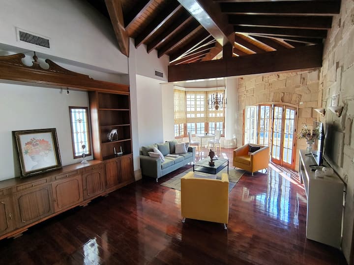Spacious High-end House With Bright Spaces. - Mendoza