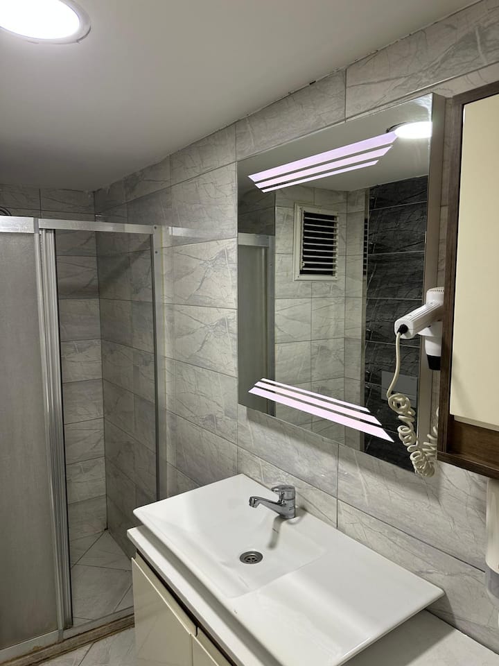 Borbey 312
İZmir Alsancak - İzmir