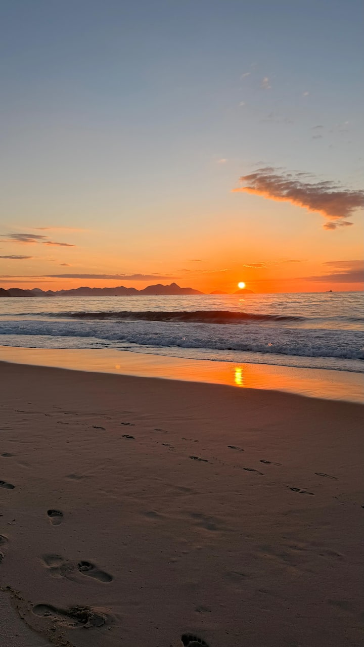 Posto 06 - Iconic Copacabana Sunrise Spot! - Rio de Janeiro