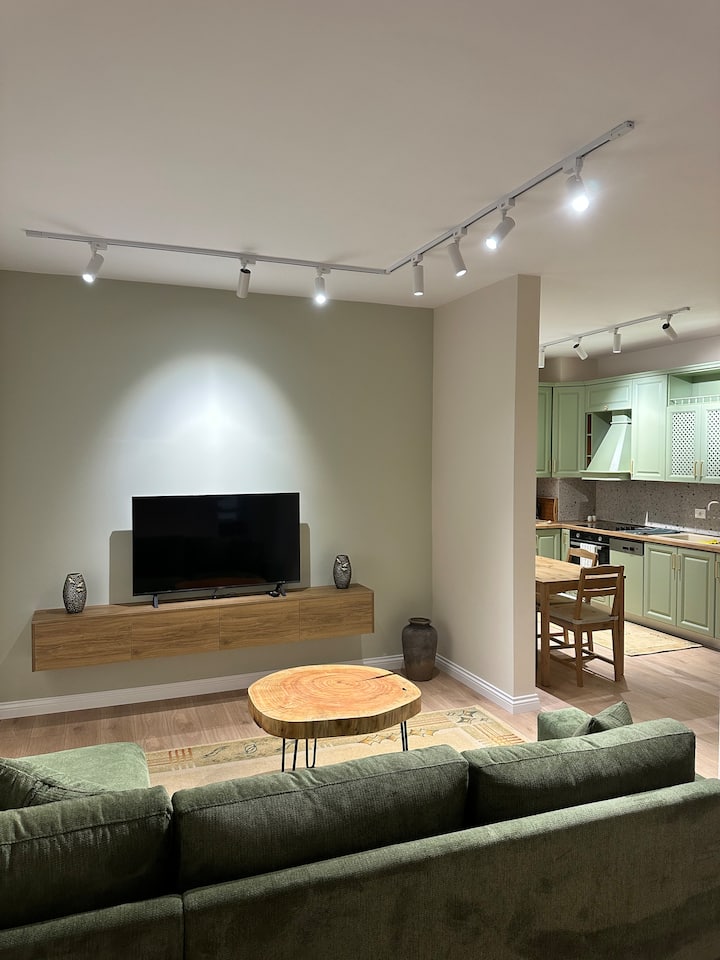 Skanderbeg Square Apartment - Tirana