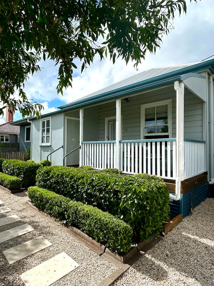 Eton Cottage: Central Boutique Stay - Toowoomba