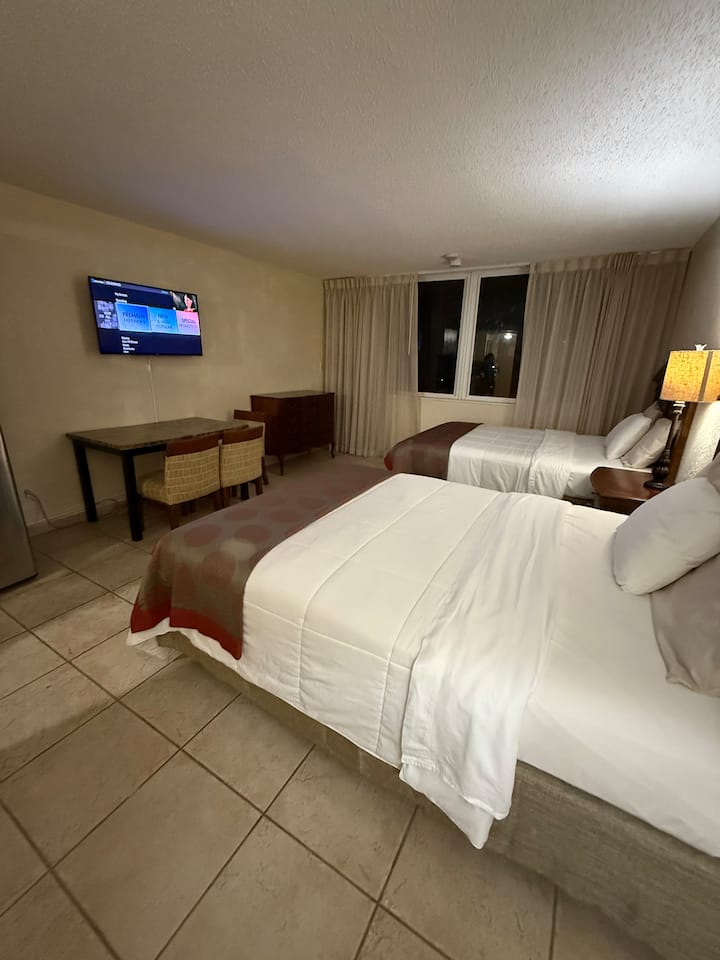Beach Condo With Amazing Beach And Canal Views! - Sunny Isles Beach, FL