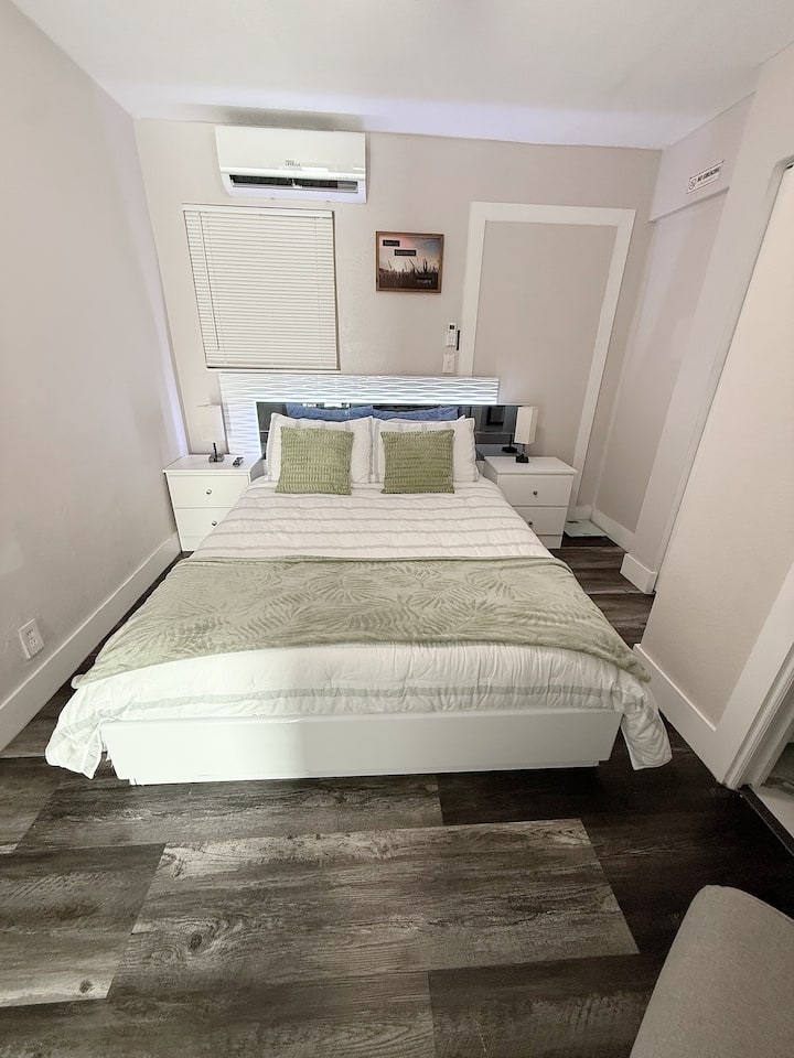 Cozy Apartment In Miami Gardens Walk To Stadium” - Miami Gardens, FL