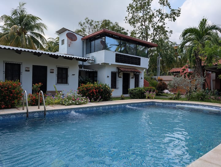 Ranchito A Pasos De La Bocana ! - El Salvador